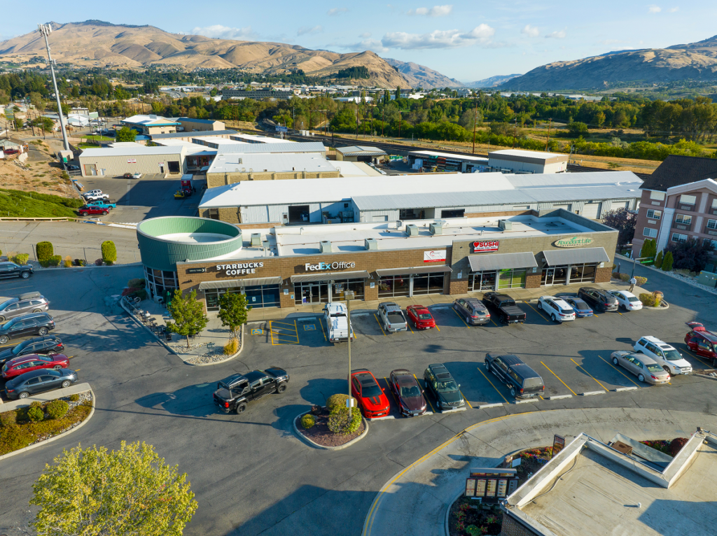 Starbucks Retail Center - Brown Retail Group