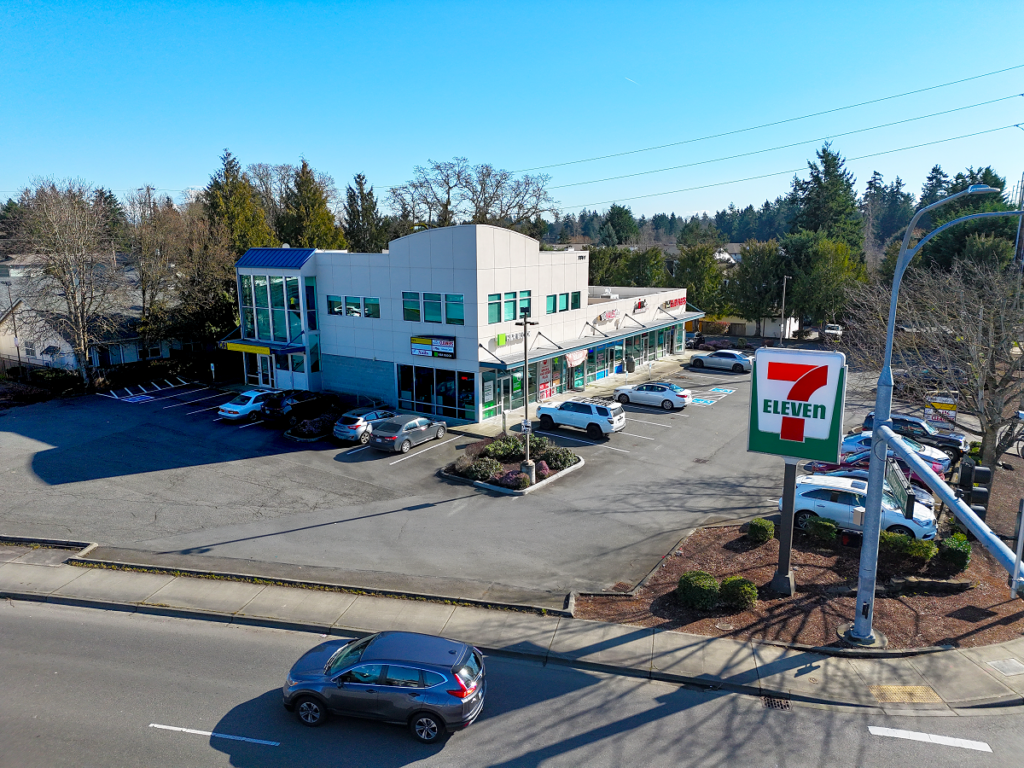 Bridgeport Oak Retail Center - Brown Retail Group